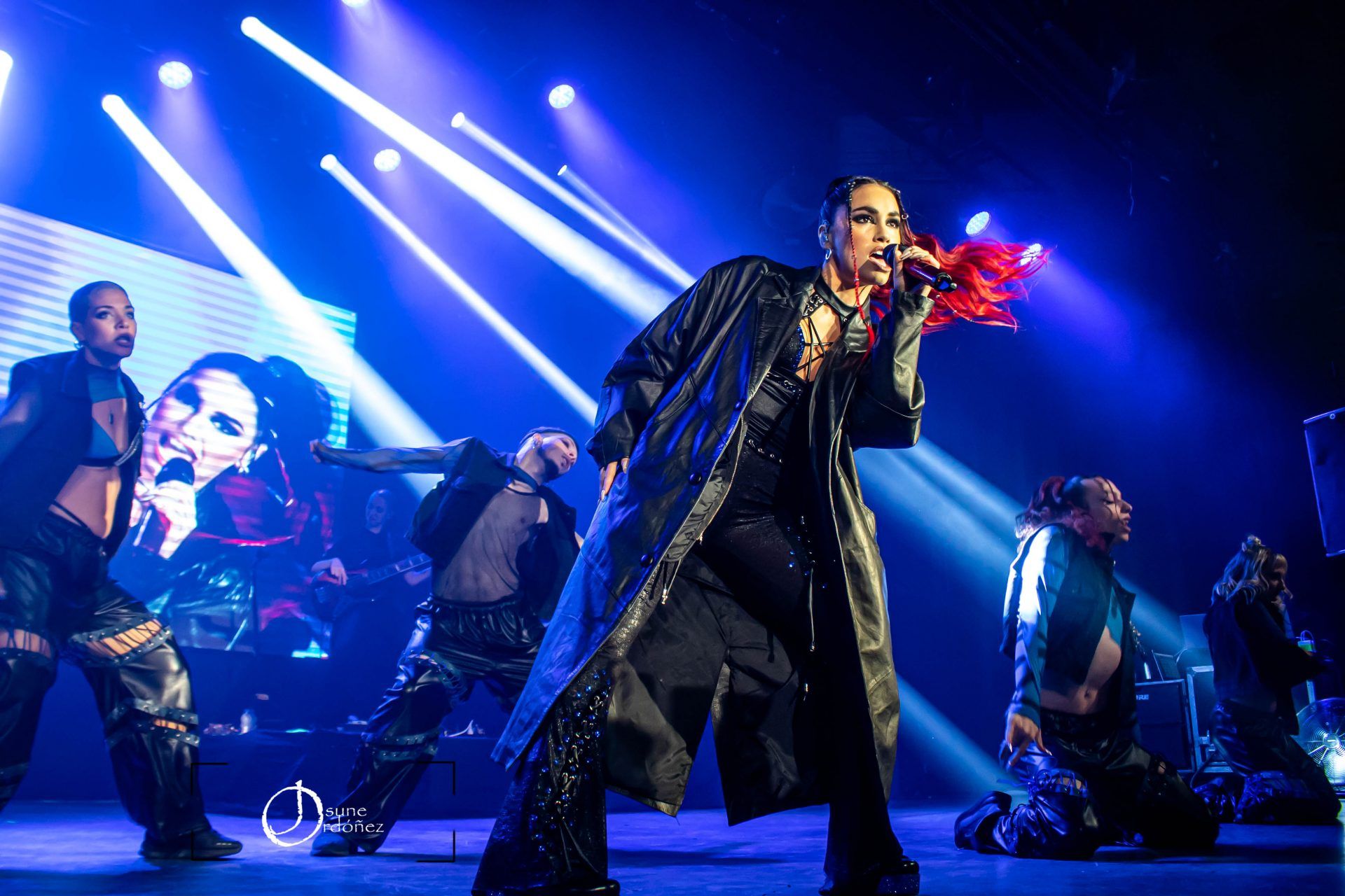 Lali y su ‘Disciplina Tour’ conquistan La Riviera | LCDM TV - La Caja d ...