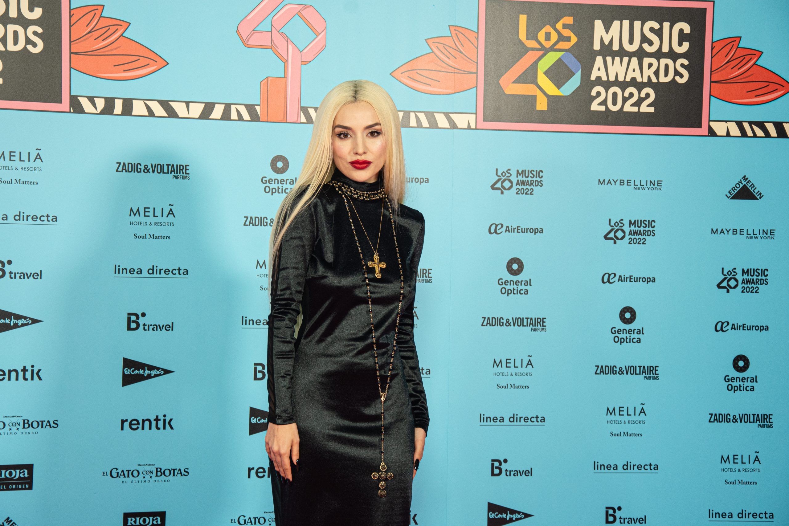 Ava max: "WEAPONS es probablemente una de mis canciones favoritas del ...